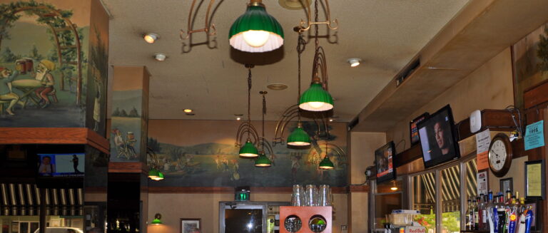 Leprechaun Lounge – Doherty Hotel